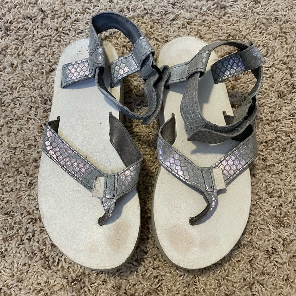 Teva White Platform Thong/Ankle Strap Sandal - Gem